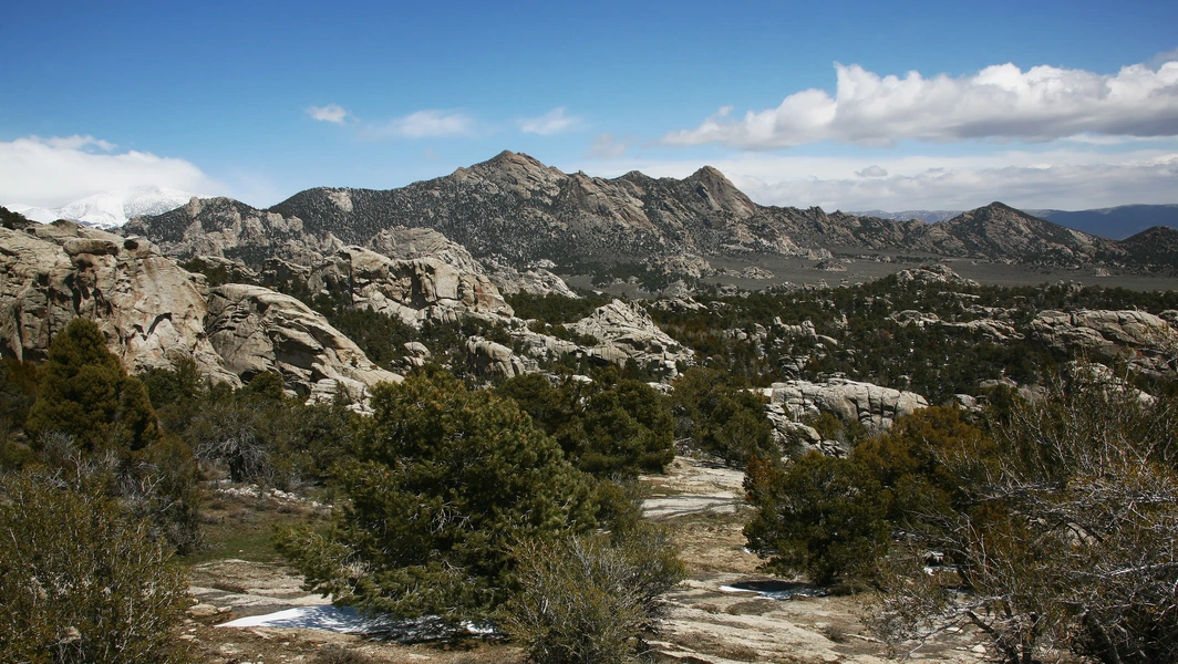 Outdoor highlights of southern and central Idaho