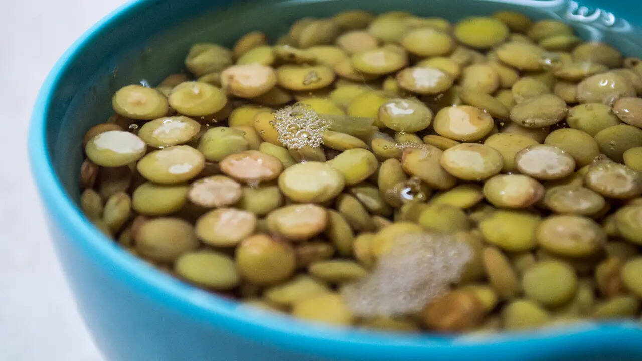 What happens when you soak dal for 30 minutes before cooking