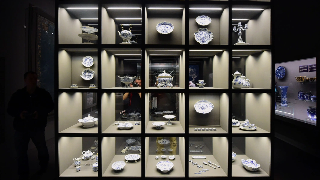 7 most valuable antique china patterns