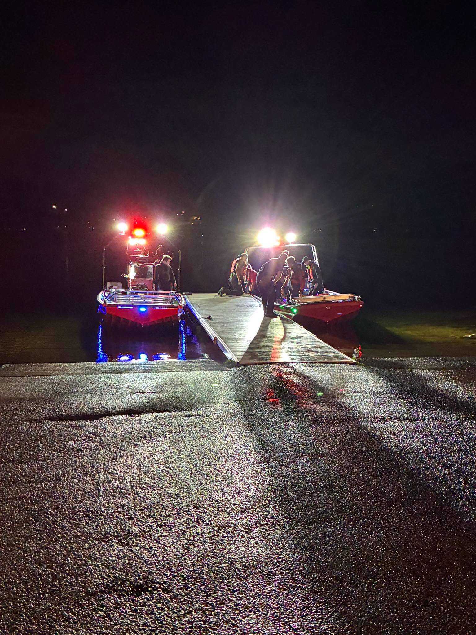 Person falls overboard on boat at Okauchee Lake, police investigating