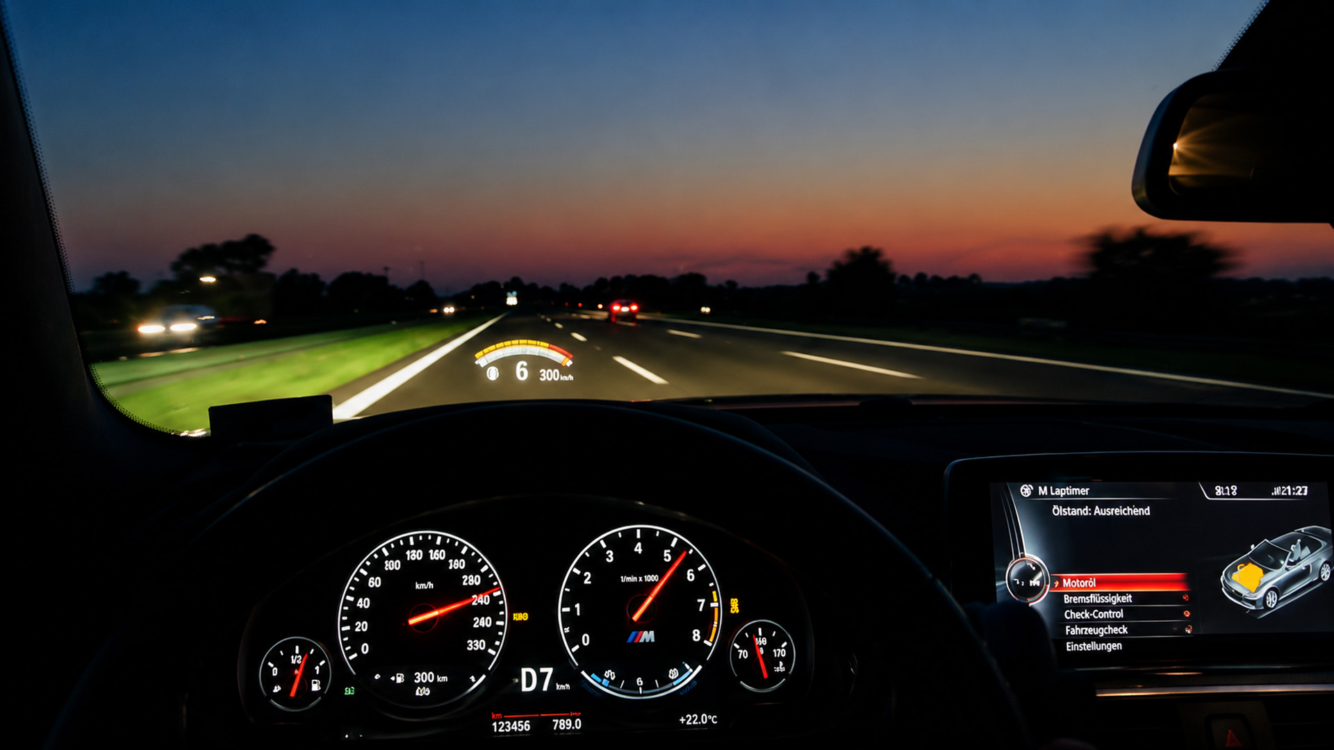 BMW M6 night autobahn ride with V8 kickdown