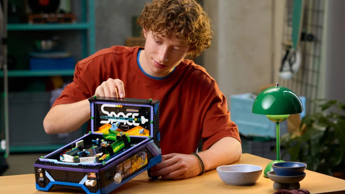 LEGO dévoile son premier flipper fonctionnel, une pure merveille