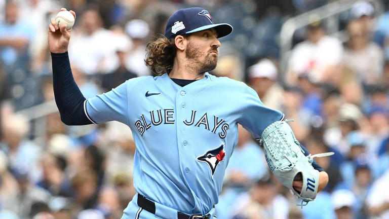 Blue Jays ace's career-worst outing leads to blowout loss at Wrigley Field