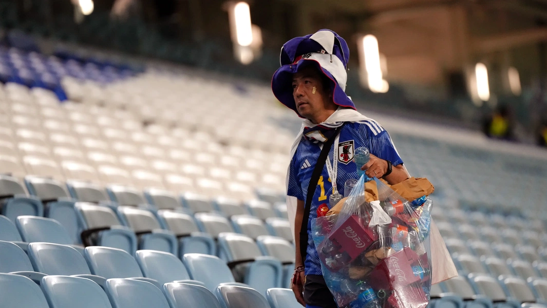 Japanese fans' World Cup cleanup sparks gender equality debate