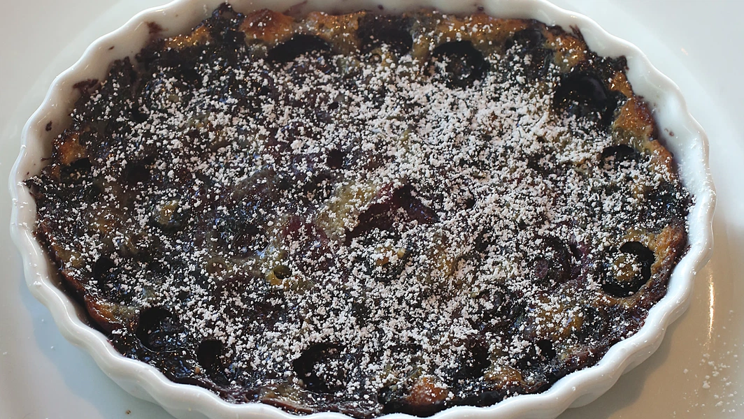 Blueberry clafoutis ingredients, baking, and serving tips