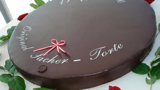 8 decadent cakes from around the world