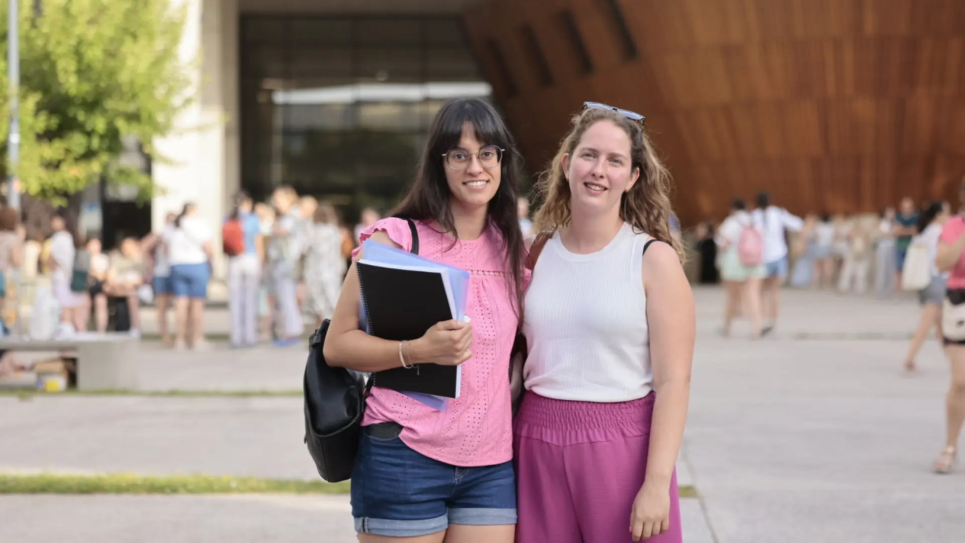 En fotos | Más de 7.100 opositores a maestro en Aragón se examinan este ...