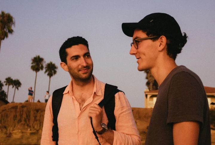 30 simple conversation tips for those awkward small talk moments