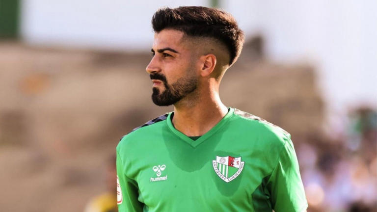 Chema Núñez llega al Murcia para reforzar su centro del campo