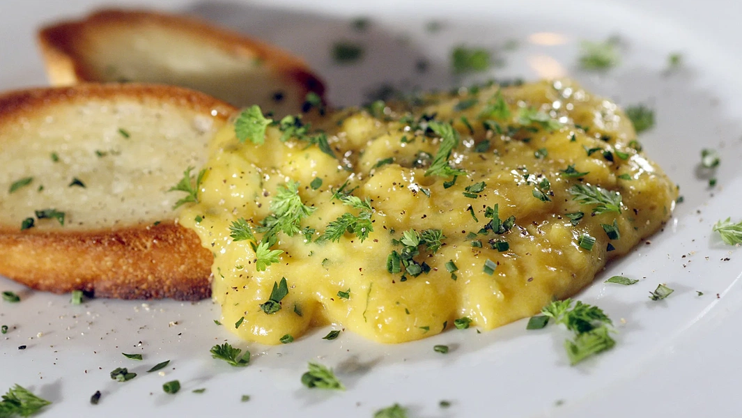 Mastering the art of scrambled eggs