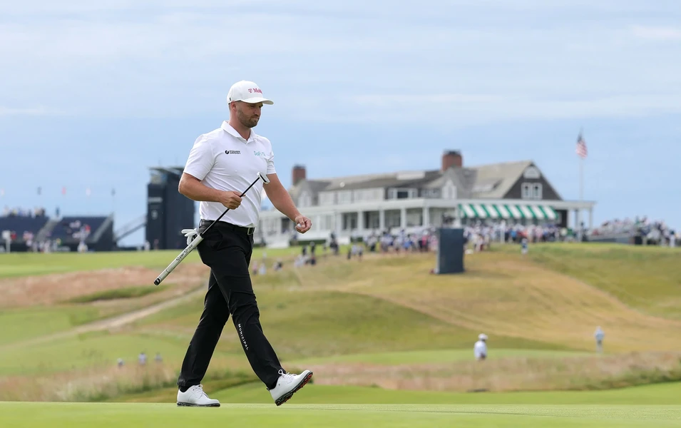 Clark leads US Open amid bid to repair image
