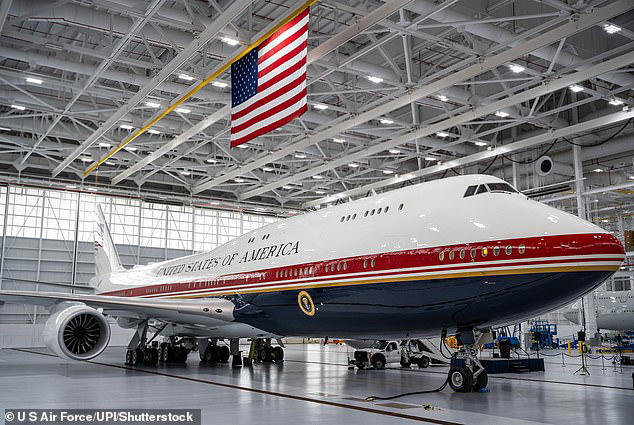 First peek inside Trump's swish new $400m Air Force One: That new-plane ...