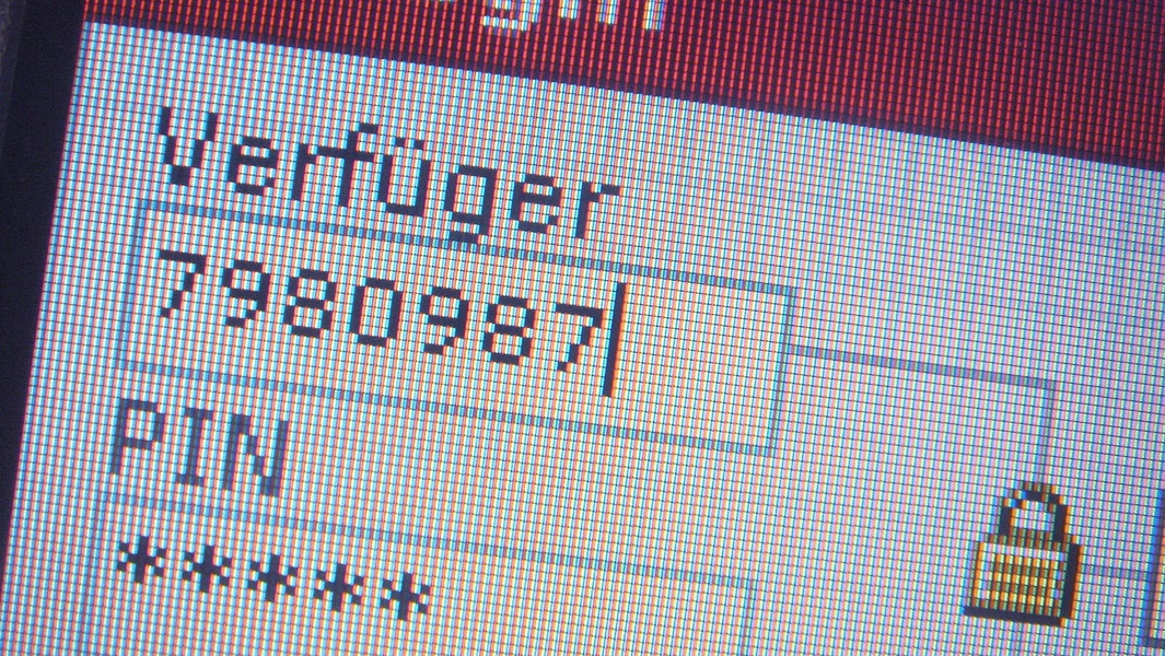 13 common text message scams to avoid