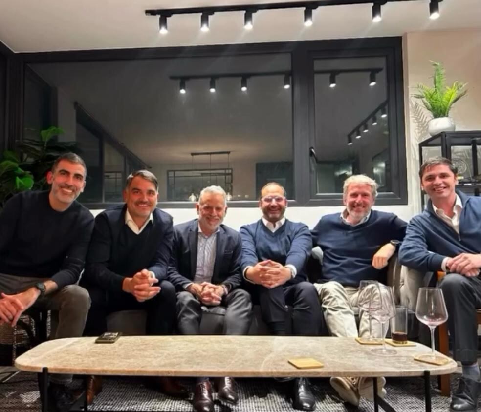 El dispar aterrizaje de los embajadores de Kast
