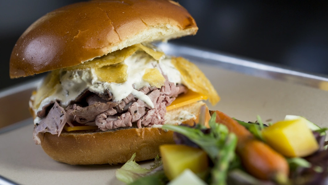 4 roast beef and cheddar sandwich chains