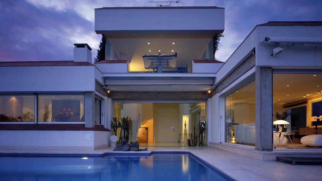 12 stunning pool houses and luxury properties