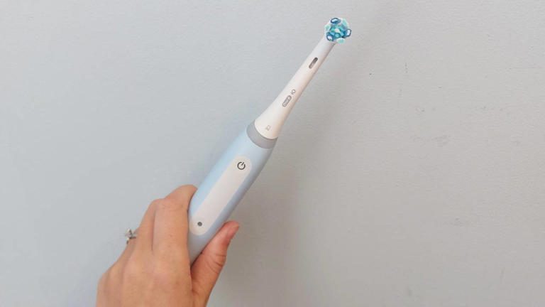 This hidden electric toothbrush hack will extend your battery life when ...