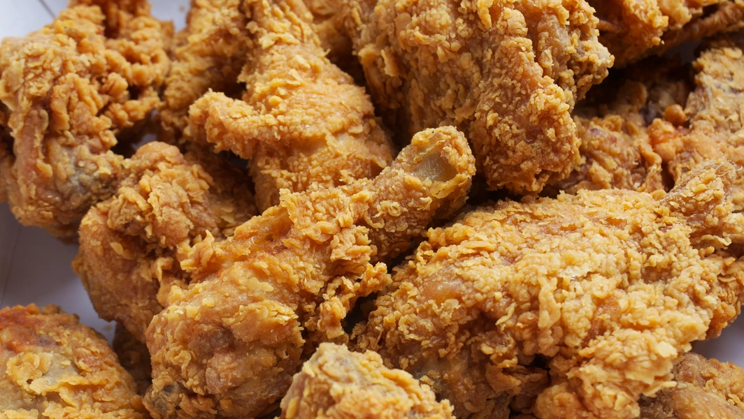 5 chains serving crispy, flavor-packed fried chicken