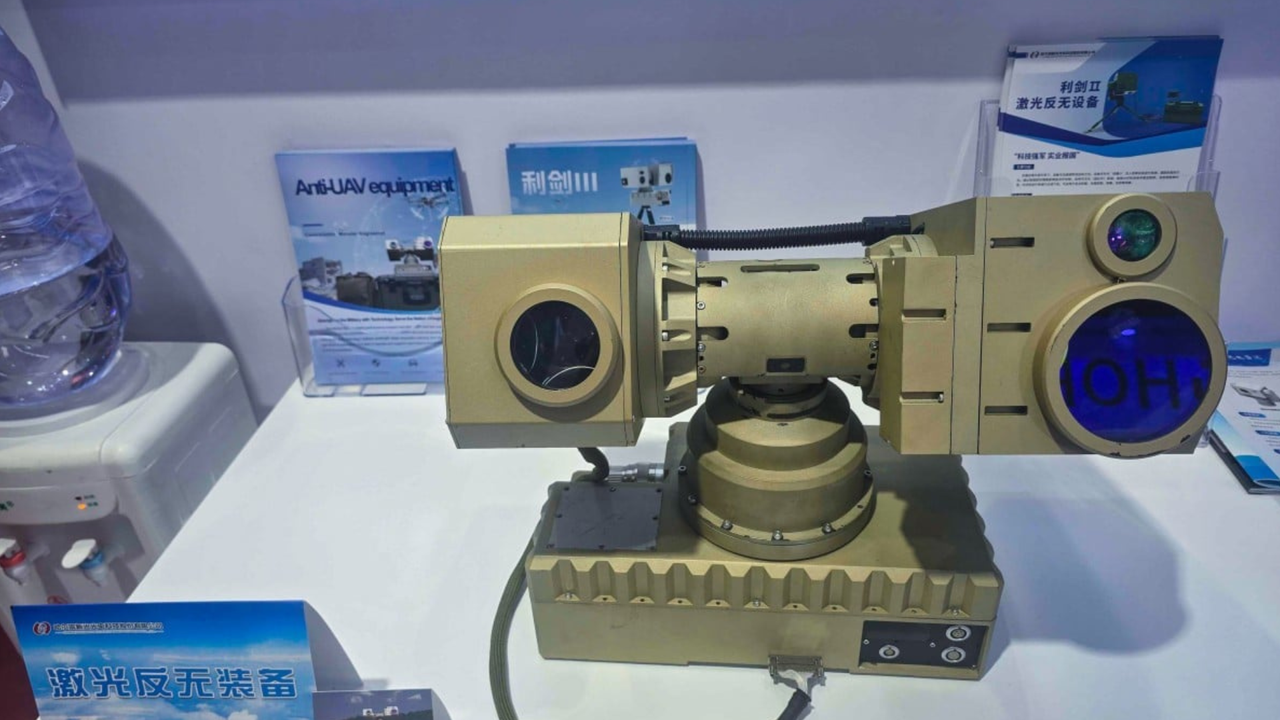 China unveils man-portable anti-drone laser that burns a drone 1,600 ...