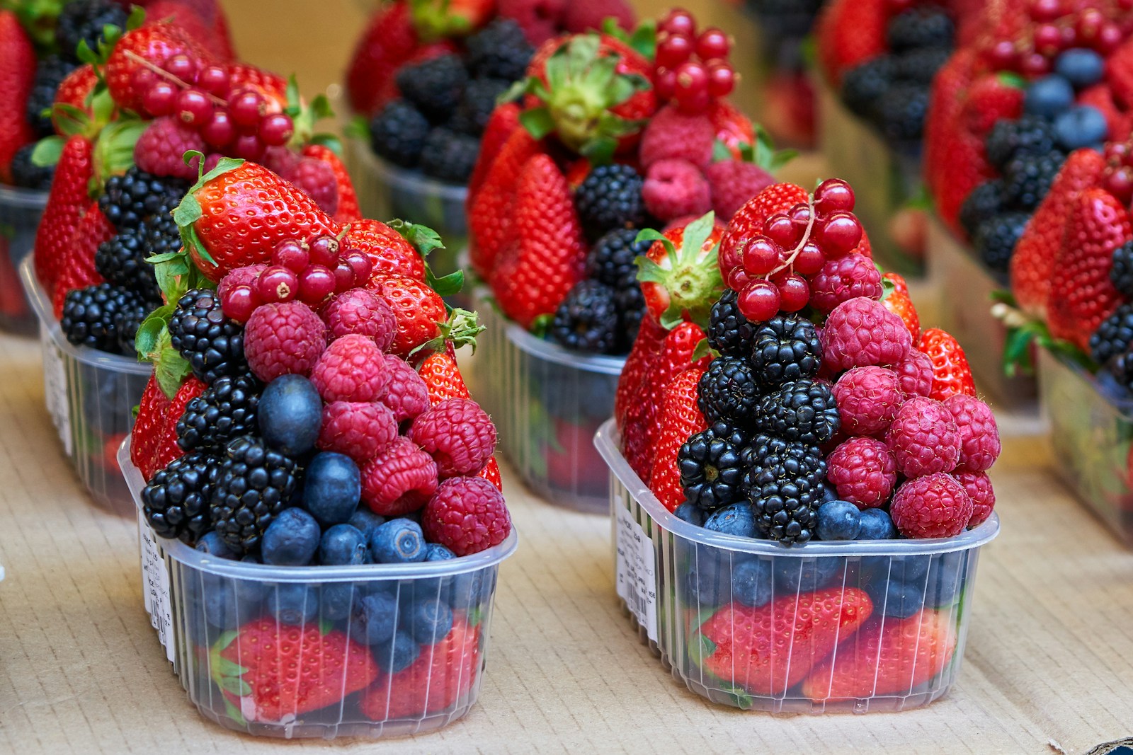 13 super-healthy fruits dietitians love