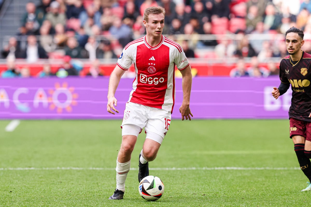Ajax bevestigt definitief vertrek van Sivert Mannsverk naar Sparta Praag