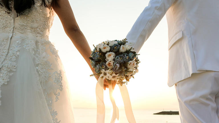 Bride is walked down wedding aisle by man who received her late father ...