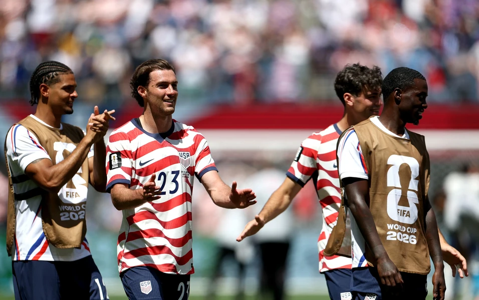 USMNT tops Group D after 2-0 win over Australia