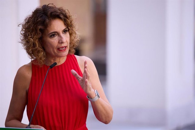 Montero ve "desmedida" y más "propia de un juicio político" la decisión ...