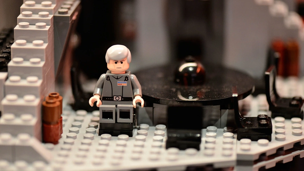 4 most and least expensive Star Wars LEGO sets