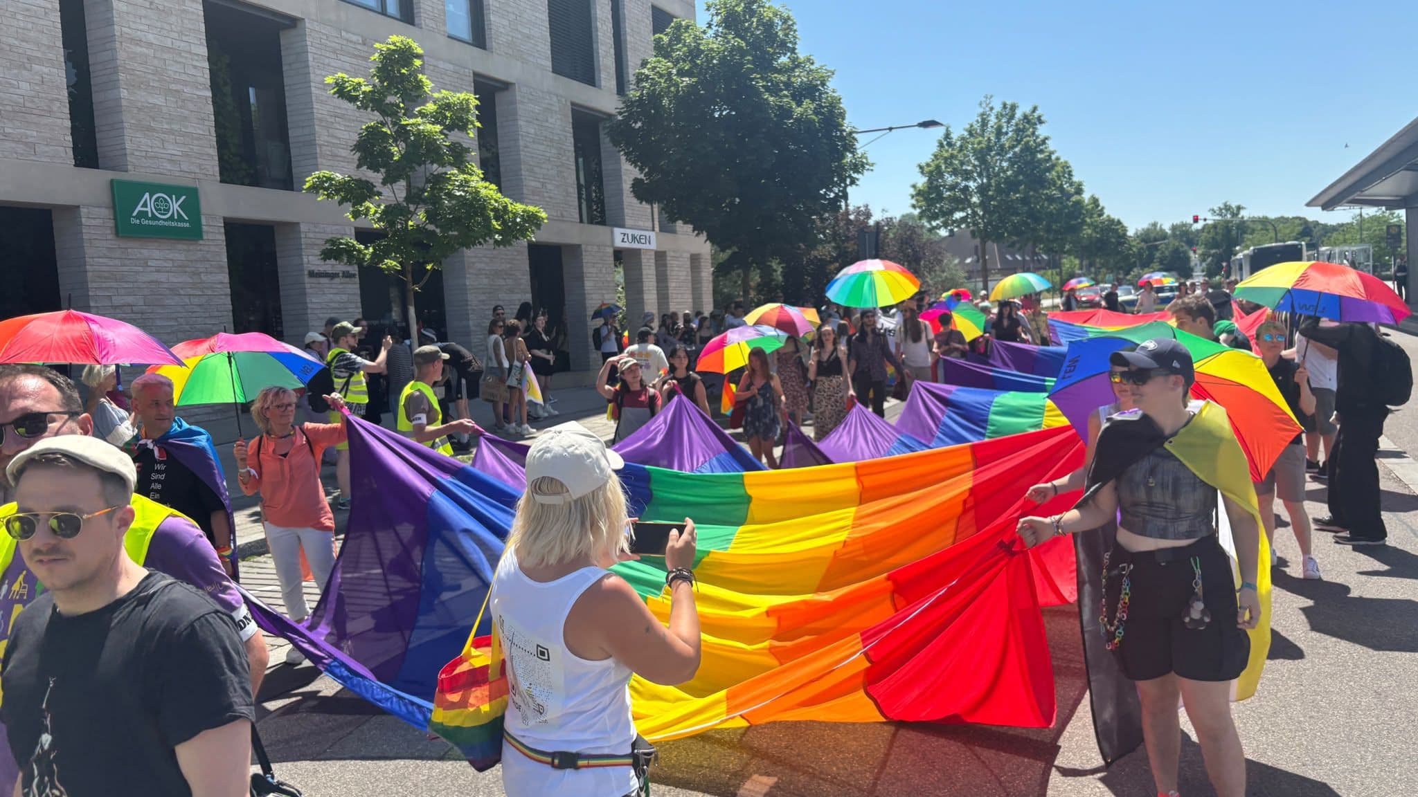 CSD in Ulm: Demo und große Party – die Bilder zum Christopher Street Day