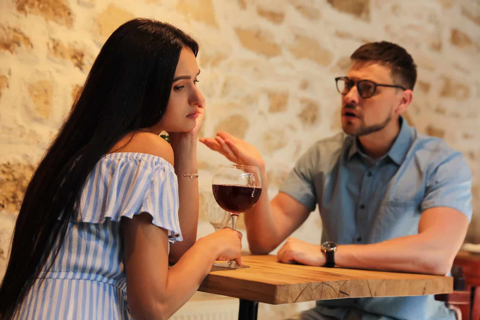 12 first-date mistakes women say ruin your chances of a second date