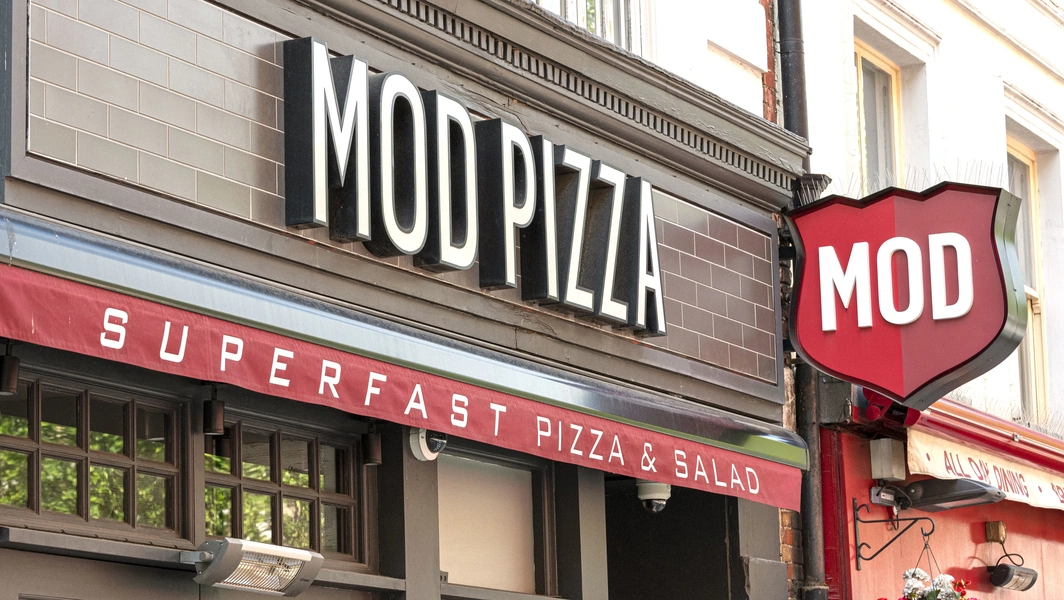 5 pizza chains serving freshly made dough