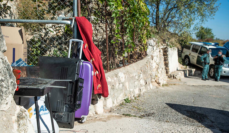 Own a holiday home in Spain? Squatter gangs using new tactics to take ...