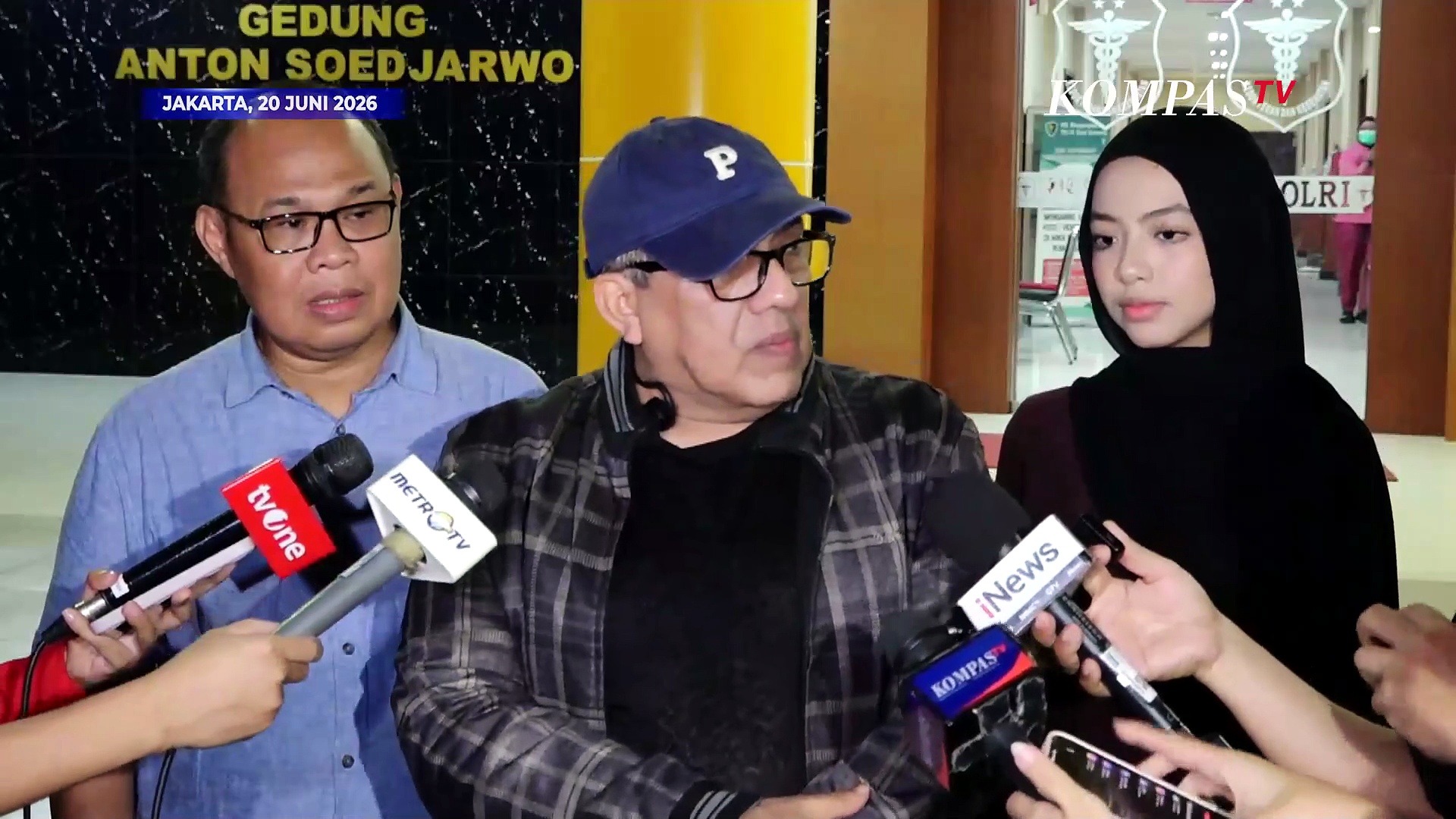 [Full] Kuasa hukum Roy Suryo & dr Tifa soal upaya penangguhan penahanan
