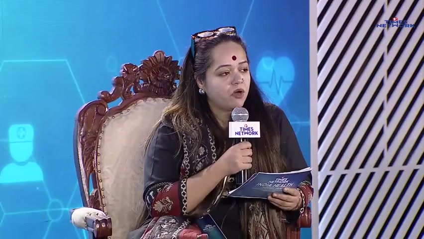 Watch as Dr Rooma Sinha, Obstetrician Gynaecologist and Robotic