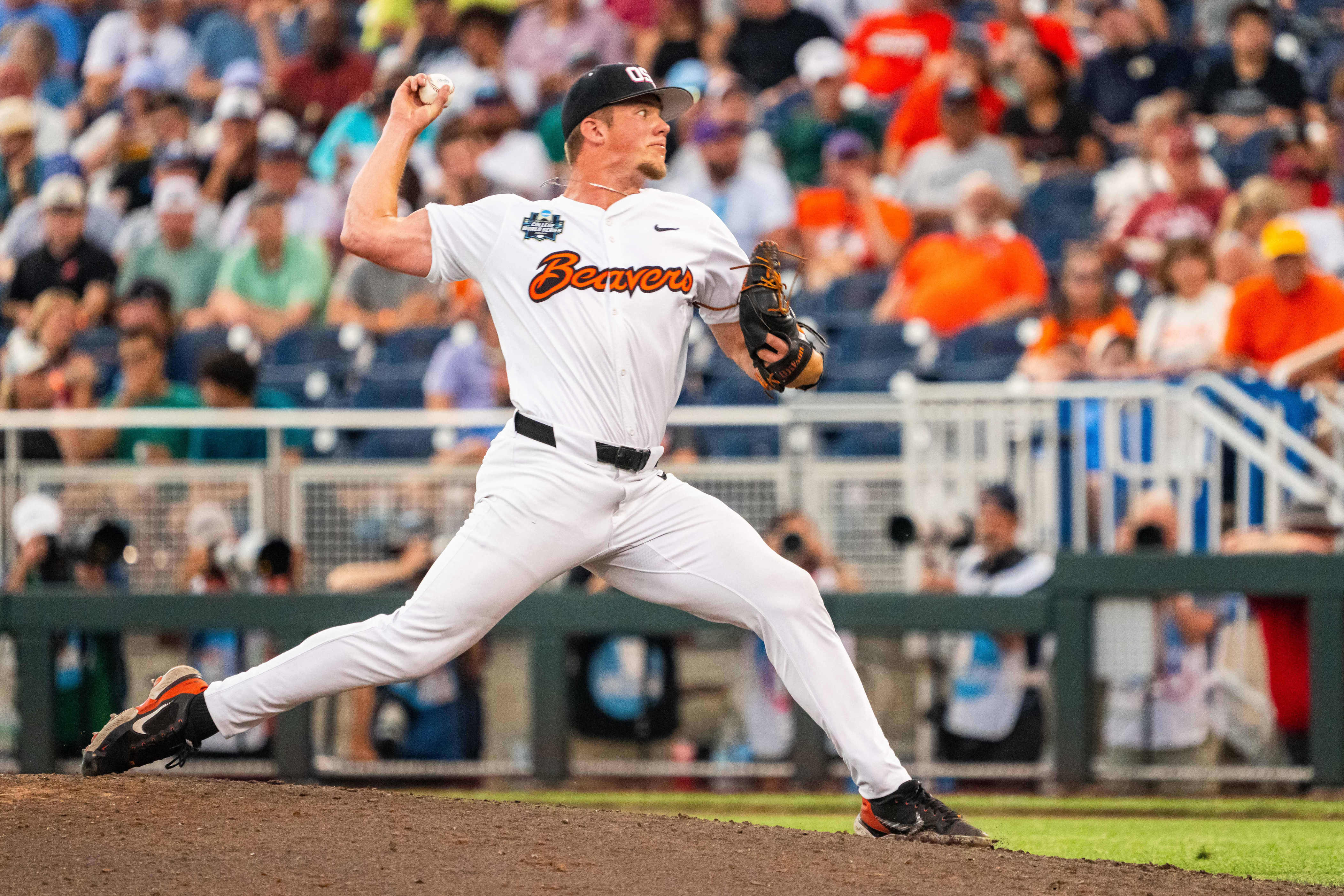Florida adds former Oregon State RHP Zach Edwards via transfer portal