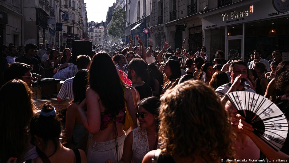 France bans alcohol at music festival events amid heatwave alert