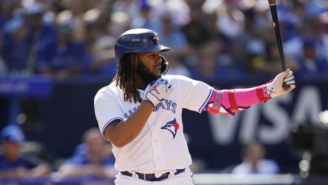 Guerrero leaves Cubs game with back tightness, return possible Saturday