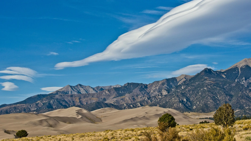 Colorado towns with easy access to natural wonders