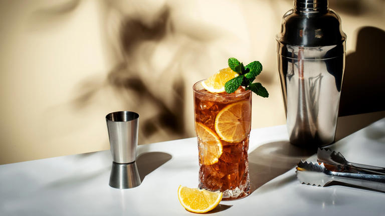 How much alcohol does a Long Island iced tea actually have compared to ...