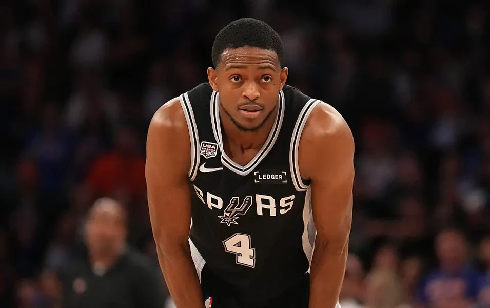 Spurs back Fox despite Finals struggles and Harper's rise