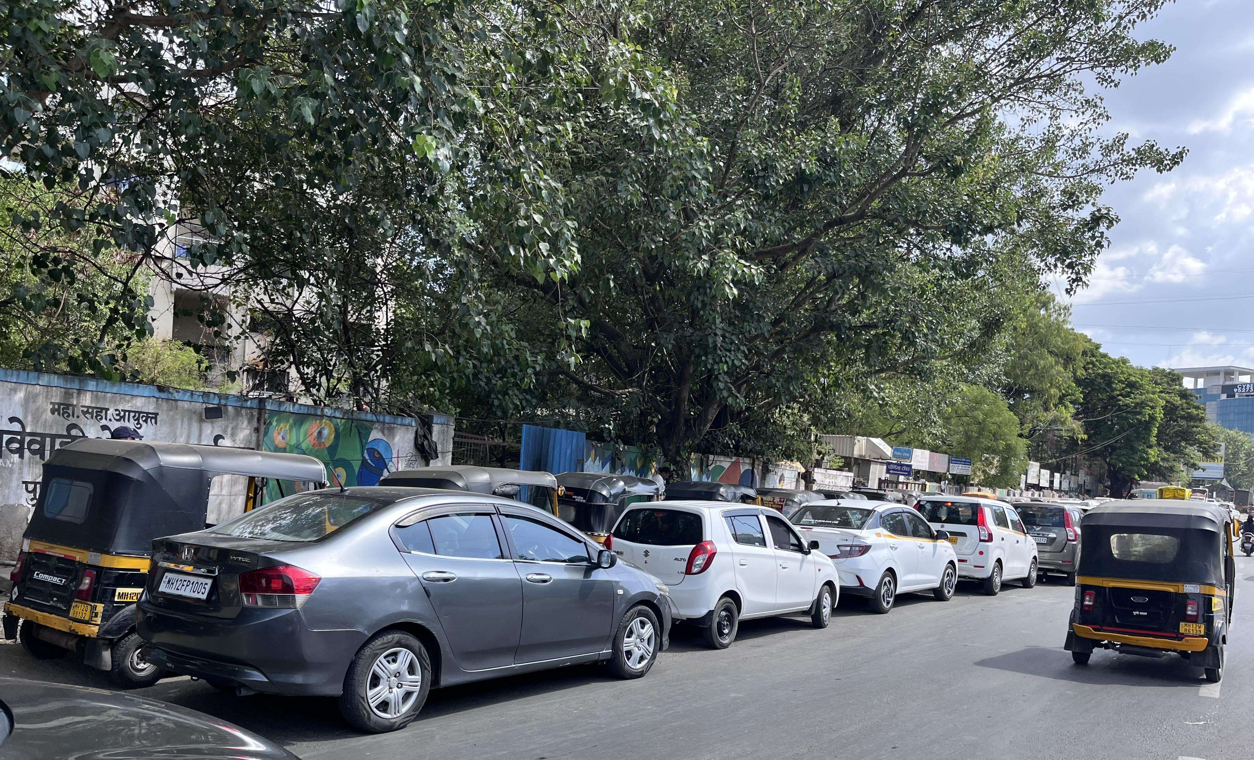 Amid rising fuel prices, long queues at CNG stations add to woes