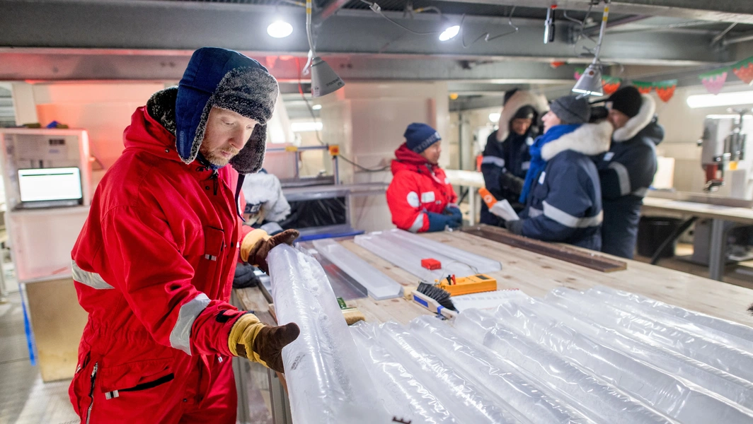 5 extraordinary discoveries preserved in Antarctic ice