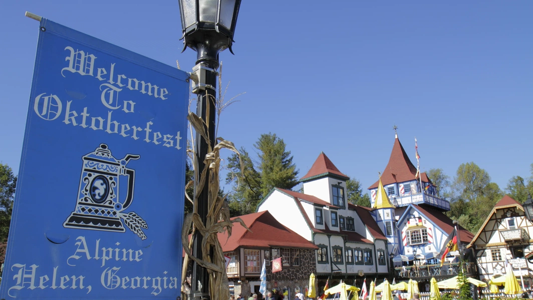 15 historic and scenic small towns in the US