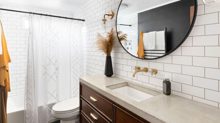 How Joanna Gaines hacks a shower curtain into making your bathroom look ...