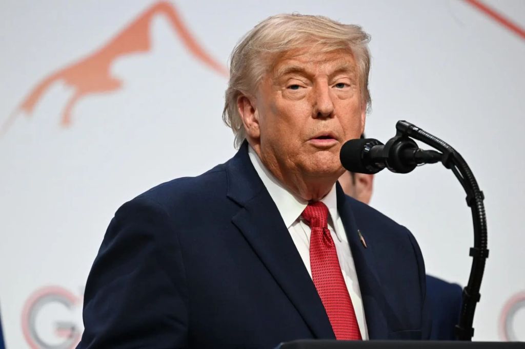 Trump “Meloni vuole tornare amica per far risalire i suoi consensi, no ...