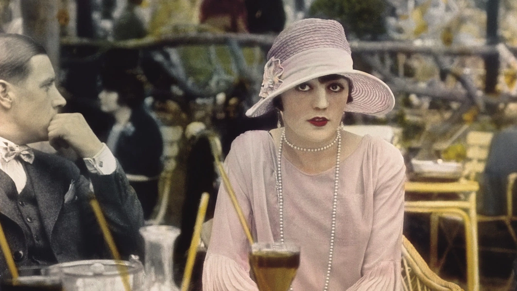 23 colorized windows into the 1920s