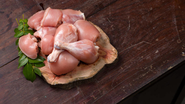 110 kg chicken, 825 kg fake paneer, banned colours and chemicals seized ...