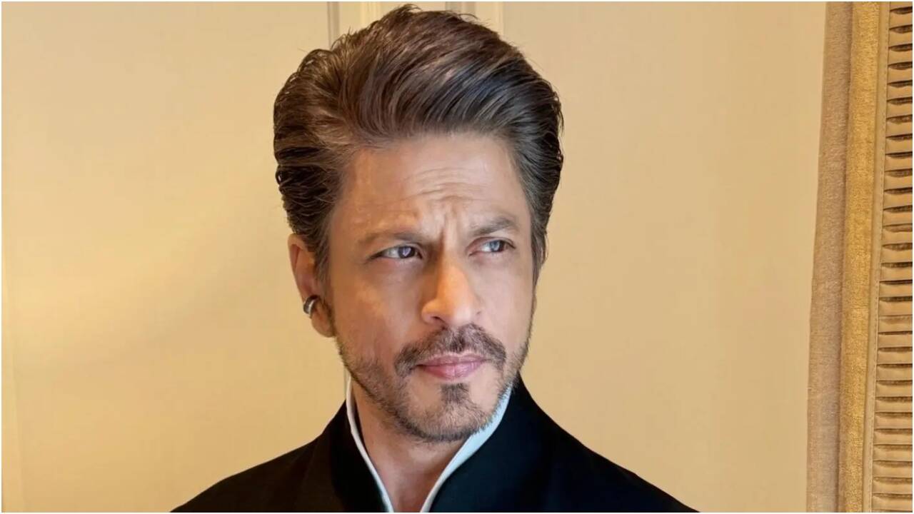 Shah Rukh Khan sets dance floor on fire to 'Koi Mil Gaya' at Supriya ...
