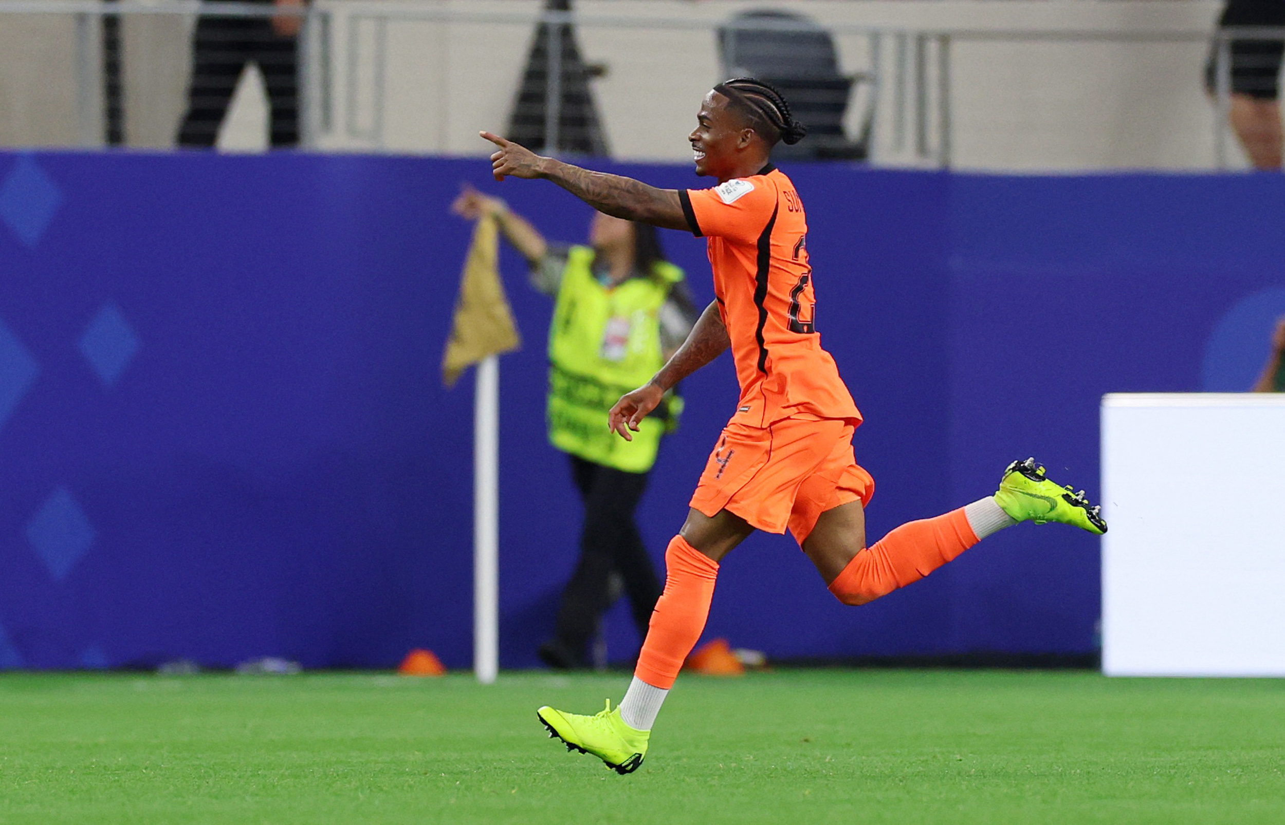 Fabrizio Romano confirms Man United 'keep asking' about versatile ...